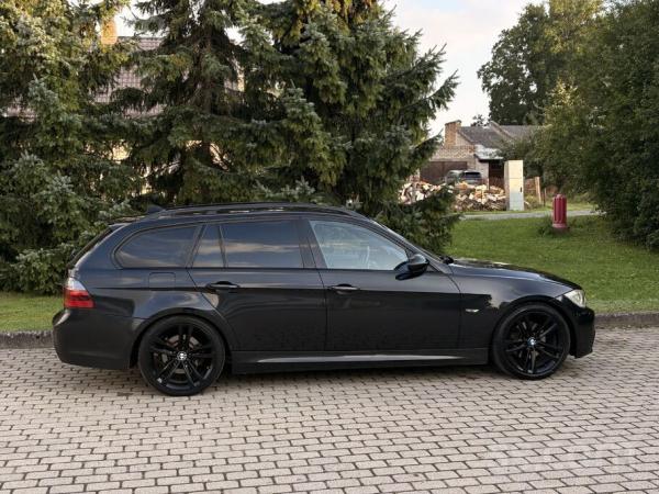 Melns BMW 320 2008 Dobele, ar dzinēja tilpumu 2.00 L un nobraukumu 343 tūkst. km par 4785 €, foto 4 vietnē AUTOMOTO.COM.LV