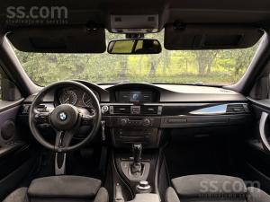 Black BMW 320 2008 in Dobele, with an engine capacity of 2.00 L and mileage of 343 thousand km for 4785 €, photo 6 on AUTOMOTO.COM.LV
