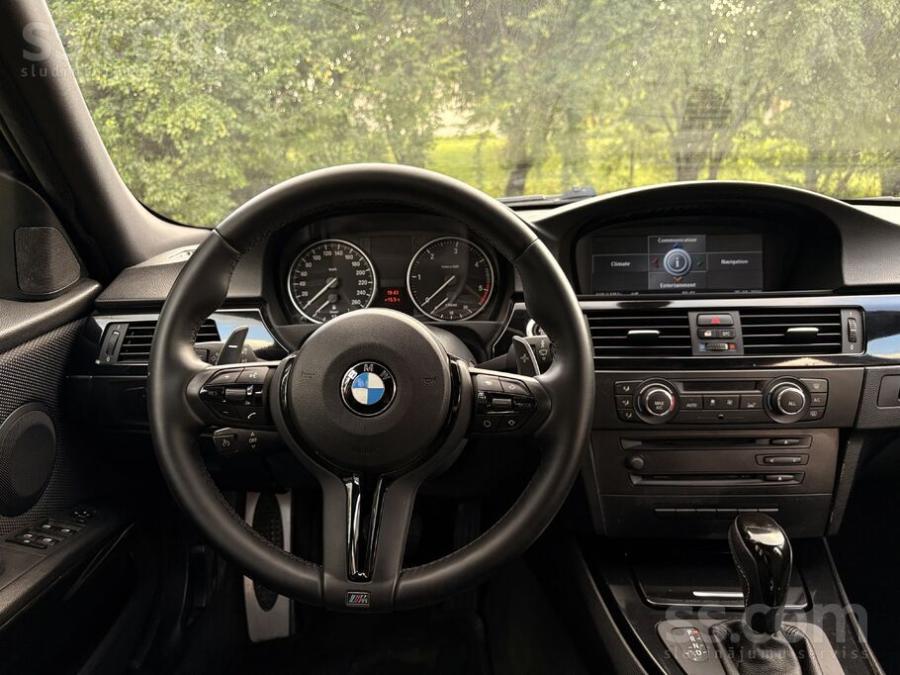 Black BMW 320 2008 in Dobele, with an engine capacity of 2.00 L and mileage of 343 thousand km for 4785 €, photo 7 on AUTOMOTO.COM.LV