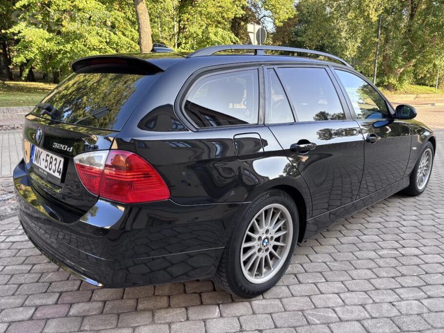 Melns BMW 320 2008 Bauska, ar dzinēja tilpumu 2.00 L un nobraukumu 369 tūkst. km par 3200 €, foto 9 vietnē AUTOMOTO.COM.LV