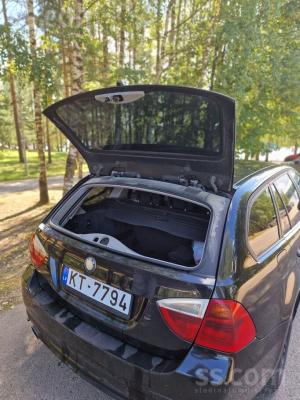 Black BMW 320 2008 in Jekabpils, with an engine capacity of 2.00 L and mileage of 409 thousand km for 3500 €, photo 8 on AUTOMOTO.COM.LV