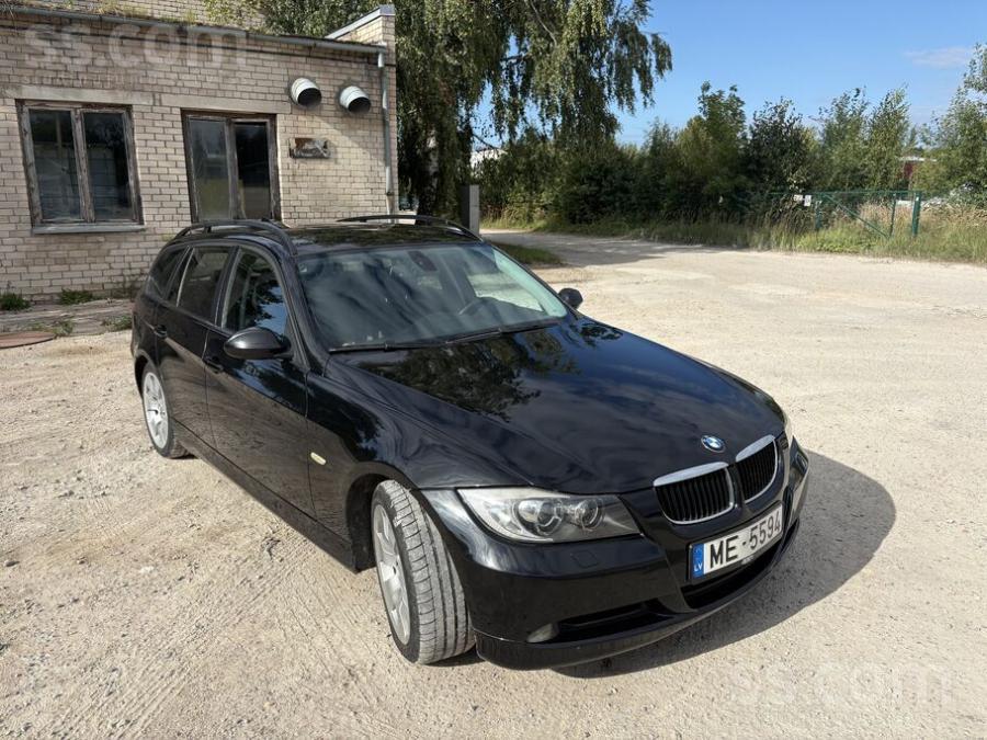 Black BMW 320 2008 in Riga, with an engine capacity of 2.00 L and mileage of 322 thousand km for 3500 €, photo 3 on AUTOMOTO.COM.LV