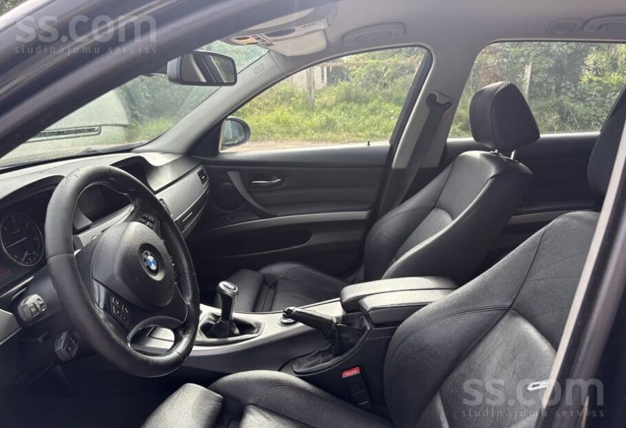 Black BMW 320 2008 in Riga, with an engine capacity of 2.00 L and mileage of 322 thousand km for 3500 €, photo 7 on AUTOMOTO.COM.LV