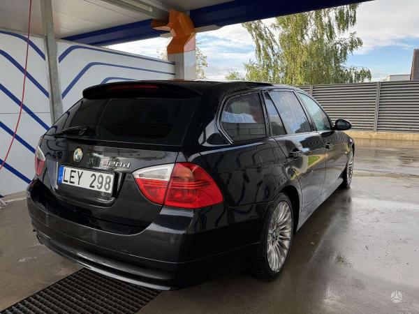 Melns BMW 320 2008 Viļņa, ar dzinēja tilpumu 2.00 L un nobraukumu 328 tūkst. km par 1800 €, foto 6 vietnē AUTOMOTO.COM.LV