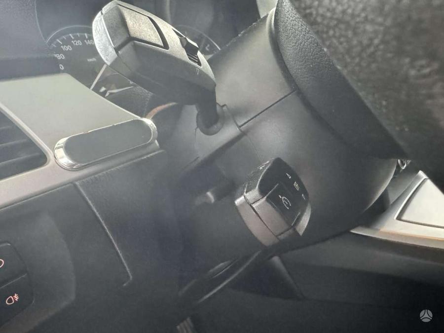 Black BMW 320 2008 in Vilnius, with an engine capacity of 2.00 L and mileage of 328 thousand km for 1800 €, photo 13 on AUTOMOTO.COM.LV