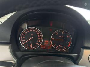 Black BMW 320 2008 in Vilnius, with an engine capacity of 2.00 L and mileage of 328 thousand km for 1800 €, photo 15 on AUTOMOTO.COM.LV