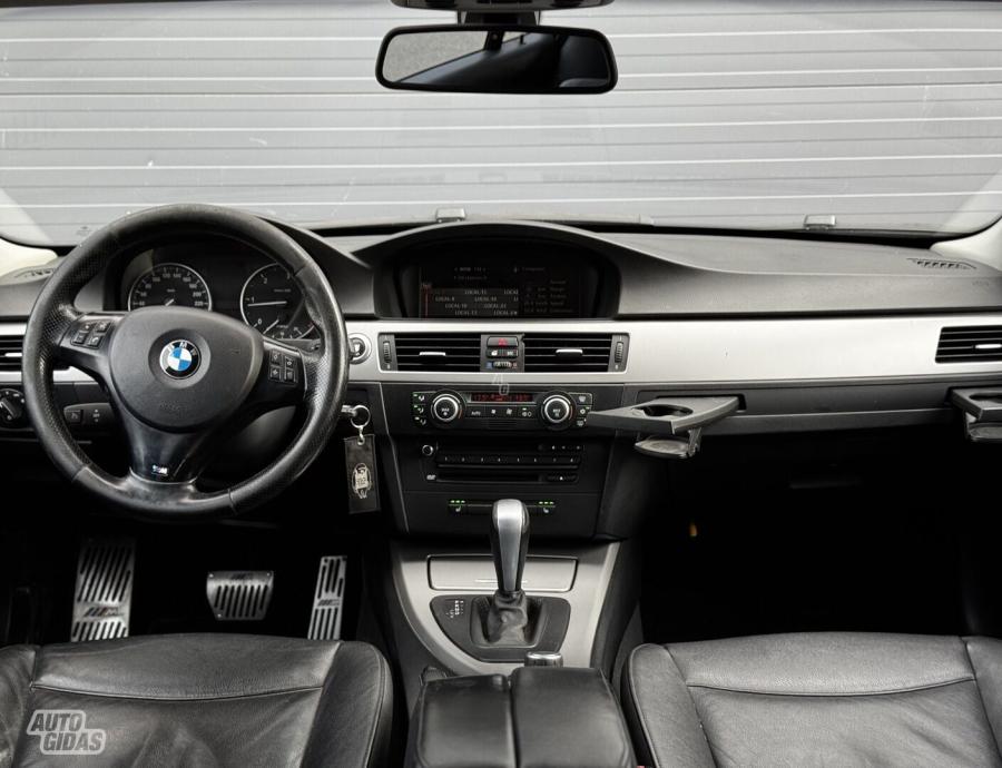 Melns BMW 320 2008 Klaipėda, ar dzinēja tilpumu 2.00 L un nobraukumu 323 tūkst. km par 3150 €, foto 4 vietnē AUTOMOTO.COM.LV