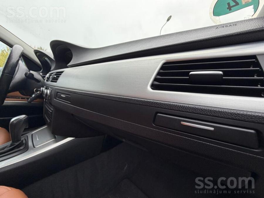 Melns BMW 320 2008 Ludza, ar dzinēja tilpumu 2.00 L un nobraukumu 347 tūkst. km par 5800 €, foto 12 vietnē AUTOMOTO.COM.LV