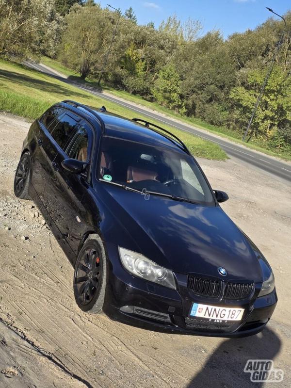 Melns BMW 320 2008 Viļņa, ar dzinēja tilpumu 2.00 L un nobraukumu 350 tūkst. km par 4200 €, foto 3 vietnē AUTOMOTO.COM.LV