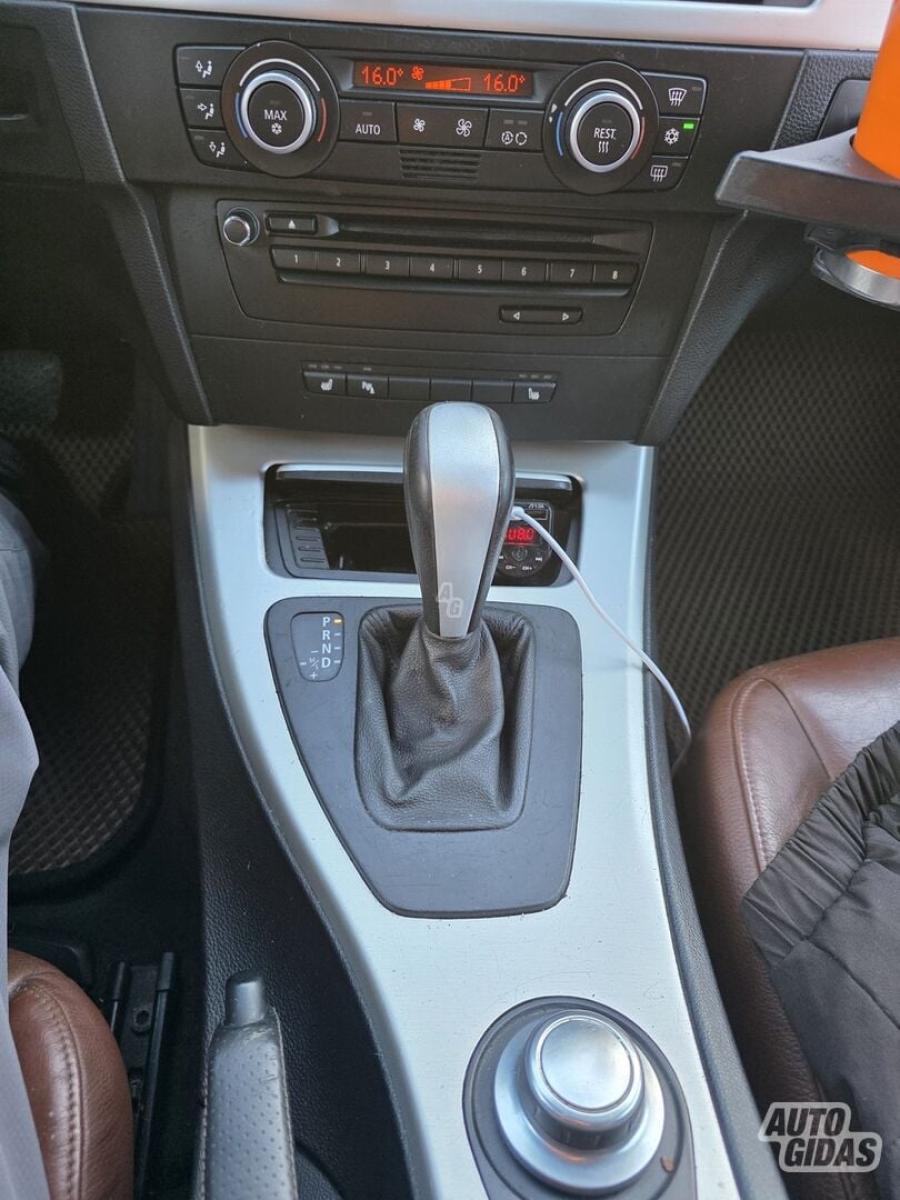 Black BMW 320 2008 in Vilnius, with an engine capacity of 2.00 L and mileage of 350 thousand km for 4200 €, photo 31 on AUTOMOTO.COM.LV