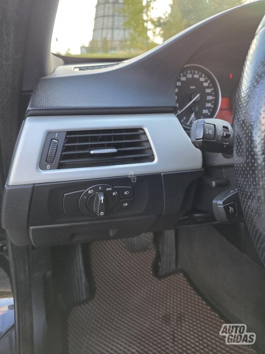 Black BMW 320 2008 in Vilnius, with an engine capacity of 2.00 L and mileage of 350 thousand km for 4200 €, photo 33 on AUTOMOTO.COM.LV