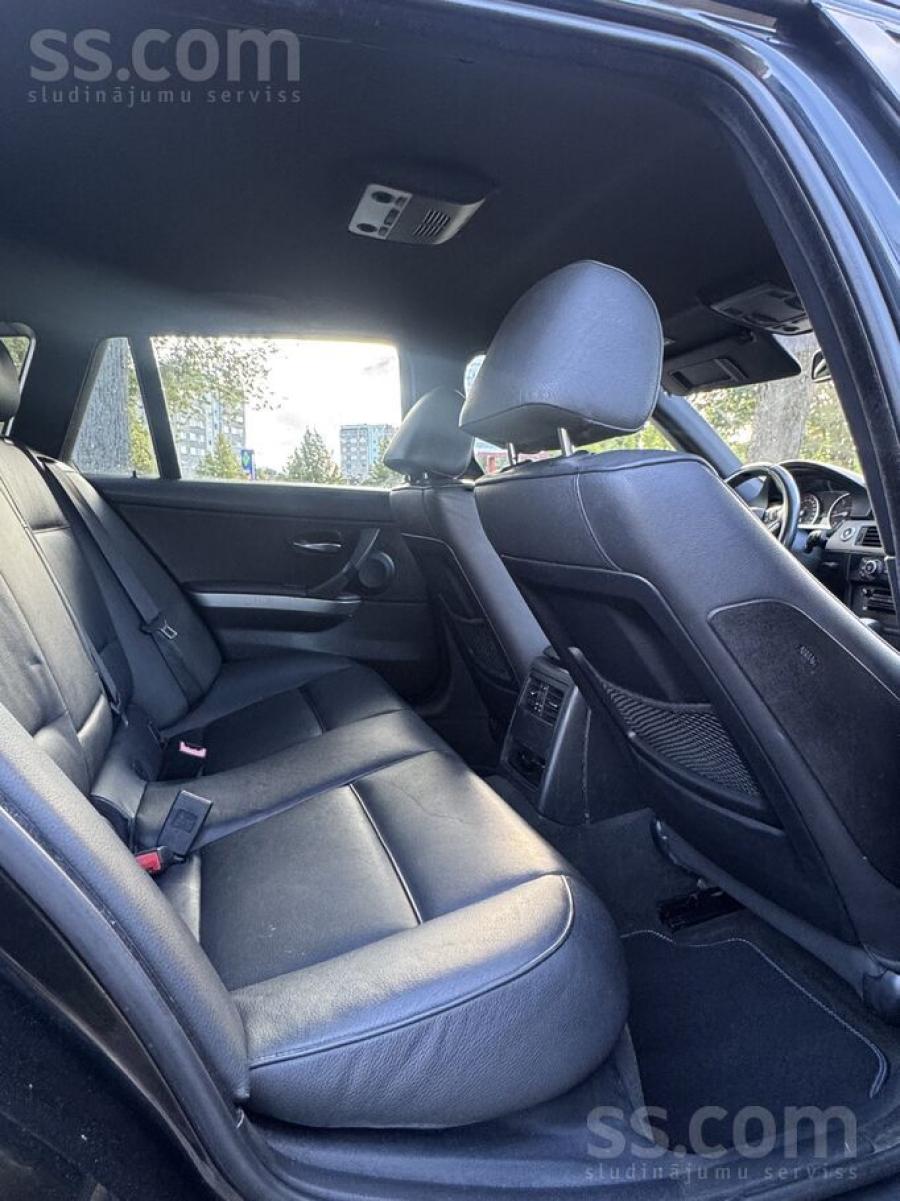 Melns BMW 320 2008 Jelgava, ar dzinēja tilpumu 2.00 L un nobraukumu 380 tūkst. km par 3299 €, foto 12 vietnē AUTOMOTO.COM.LV