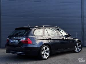 Black BMW 320 2008 in Klaipeda, with an engine capacity of 2.00 L and mileage of 285 thousand km for 2850 €, photo 3 on AUTOMOTO.COM.LV