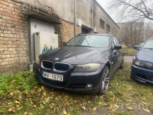 Black BMW 320 2009 in Riga, with an engine capacity of 2.00 L and mileage of 311 thousand km for 2599 €, photo 5 on AUTOMOTO.COM.LV