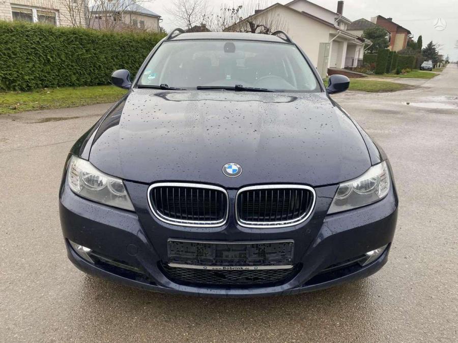 Black BMW 320 2009 in Birzai, with an engine capacity of 2.00 L and mileage of 298 thousand km for 3550 €, photo 5 on AUTOMOTO.COM.LV