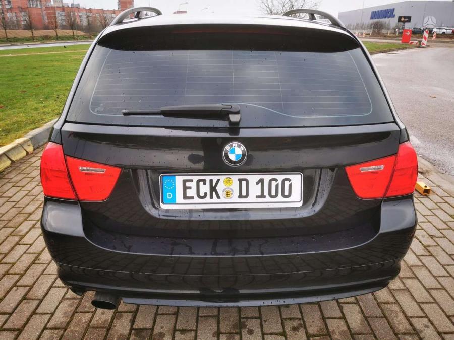 Black BMW 320 2009 in Klaipeda, with an engine capacity of 2.00 L and mileage of 203 thousand km for 3980 €, photo 5 on AUTOMOTO.COM.LV