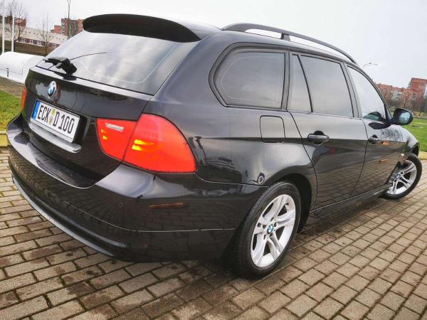 Black BMW 320 2009 in Klaipeda, with an engine capacity of 2.00 L and mileage of 203 thousand km for 3980 €, photo 6 on AUTOMOTO.COM.LV