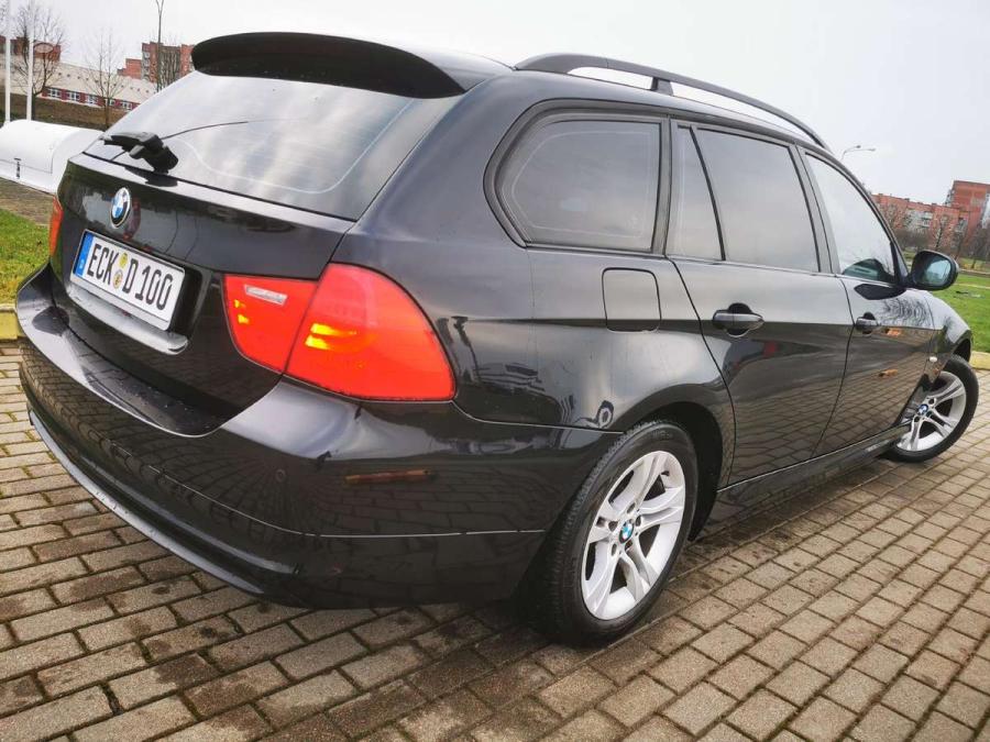 Black BMW 320 2009 in Klaipeda, with an engine capacity of 2.00 L and mileage of 203 thousand km for 3980 €, photo 6 on AUTOMOTO.COM.LV
