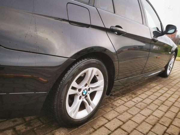 Black BMW 320 2009 in Klaipeda, with an engine capacity of 2.00 L and mileage of 203 thousand km for 3980 €, photo 10 on AUTOMOTO.COM.LV