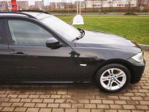 Black BMW 320 2009 in Klaipeda, with an engine capacity of 2.00 L and mileage of 203 thousand km for 3980 €, photo 14 on AUTOMOTO.COM.LV