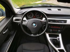 Black BMW 320 2009 in Klaipeda, with an engine capacity of 2.00 L and mileage of 203 thousand km for 3980 €, photo 17 on AUTOMOTO.COM.LV