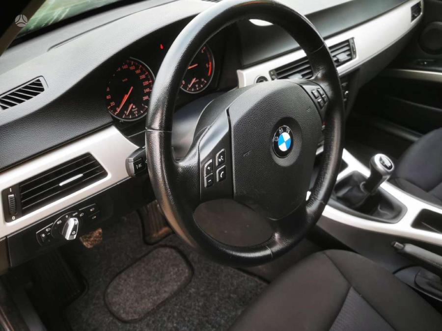 Black BMW 320 2009 in Klaipeda, with an engine capacity of 2.00 L and mileage of 203 thousand km for 3980 €, photo 21 on AUTOMOTO.COM.LV