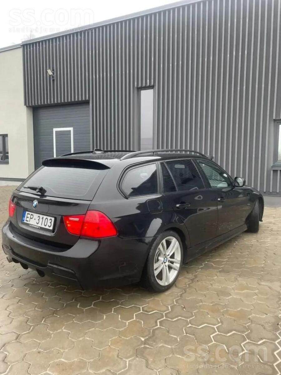 Black BMW 320 2009 in Riga, with an engine capacity of 2.00 L and mileage of 265 thousand km for 6795 €, photo 4 on AUTOMOTO.COM.LV