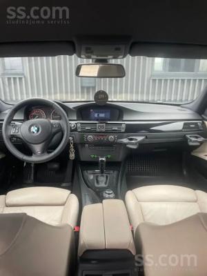 Black BMW 320 2009 in Riga, with an engine capacity of 2.00 L and mileage of 265 thousand km for 6795 €, photo 7 on AUTOMOTO.COM.LV