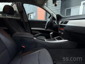 Black BMW 320 2009 in Cesis, with an engine capacity of 2.00 L and mileage of 310 thousand km for 4190 €, photo 13 on AUTOMOTO.COM.LV