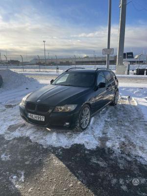 Melns BMW 320 2009 Klaipėda, ar dzinēja tilpumu 2.00 L un nobraukumu 293 tūkst. km par 4000 €, foto  vietnē AUTOMOTO.COM.LV