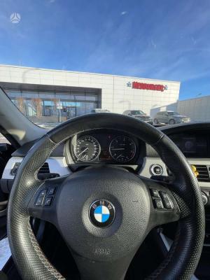 Black BMW 320 2009 in Klaipeda, with an engine capacity of 2.00 L and mileage of 293 thousand km for 4000 €, photo 13 on AUTOMOTO.COM.LV