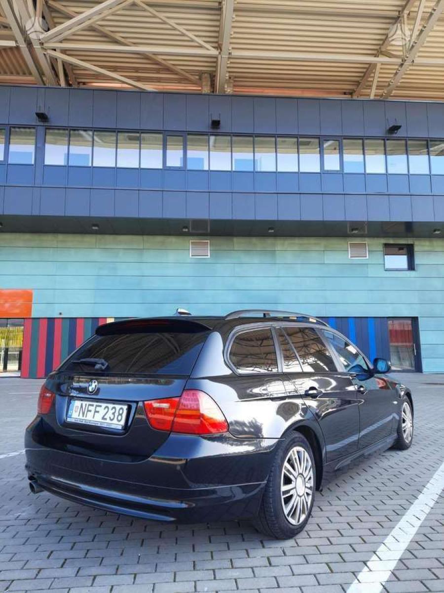 Black BMW 320 2009 in Vilnius, with an engine capacity of 0.00 L and mileage of 367 thousand km for 4300 €, photo 4 on AUTOMOTO.COM.LV