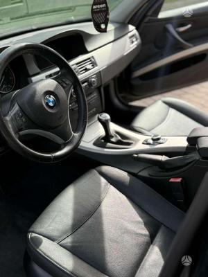 Black BMW 320 2009 in Vilnius, with an engine capacity of 0.00 L and mileage of 367 thousand km for 4300 €, photo 7 on AUTOMOTO.COM.LV