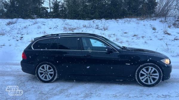 Black BMW 320 2009 in Kaunas, with an engine capacity of 2.00 L and mileage of 385 thousand km for 3600 €, photo 3 on AUTOMOTO.COM.LV
