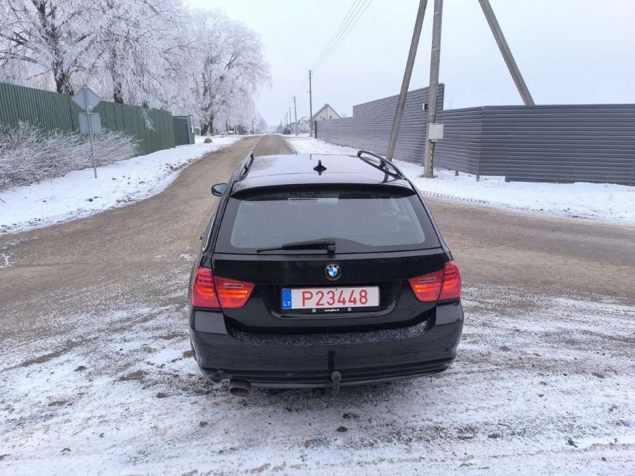 Melns BMW 320 2009 Marijampole, ar dzinēja tilpumu 2.00 L un nobraukumu 290 tūkst. km par 4300 €, foto 4 vietnē AUTOMOTO.COM.LV