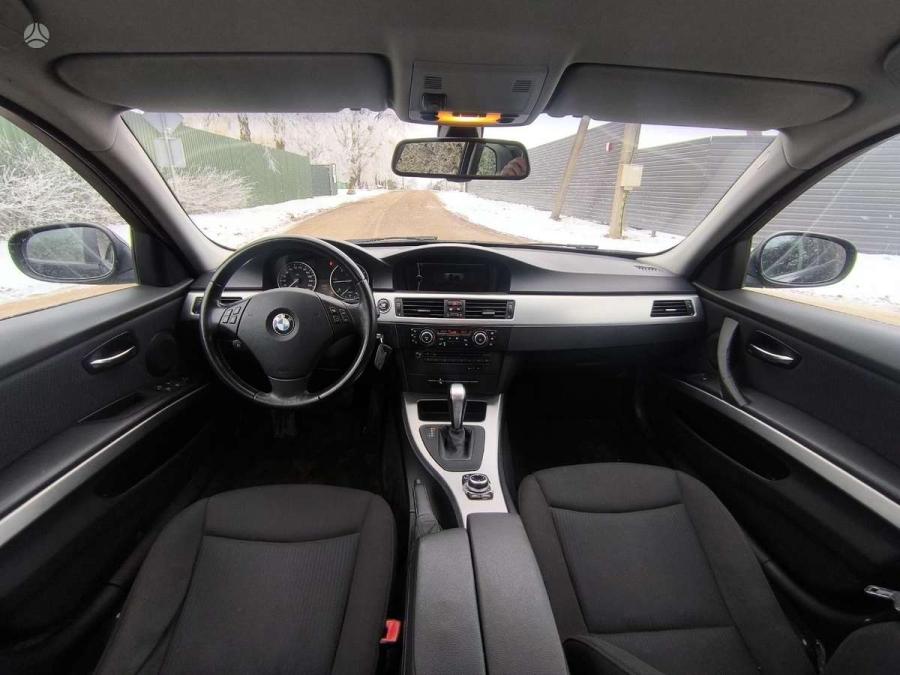 Melns BMW 320 2009 Marijampole, ar dzinēja tilpumu 2.00 L un nobraukumu 290 tūkst. km par 4300 €, foto 10 vietnē AUTOMOTO.COM.LV