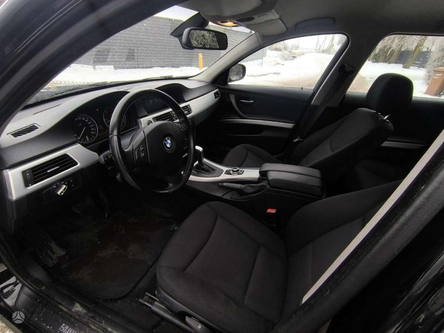 Melns BMW 320 2009 Marijampole, ar dzinēja tilpumu 2.00 L un nobraukumu 290 tūkst. km par 4300 €, foto 11 vietnē AUTOMOTO.COM.LV