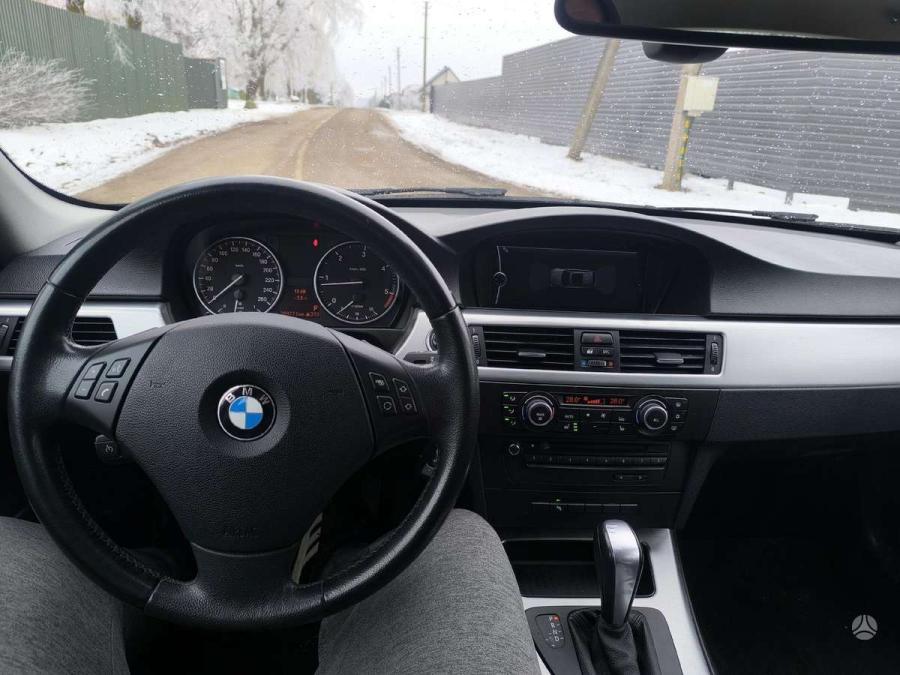 Melns BMW 320 2009 Marijampole, ar dzinēja tilpumu 2.00 L un nobraukumu 290 tūkst. km par 4300 €, foto 15 vietnē AUTOMOTO.COM.LV