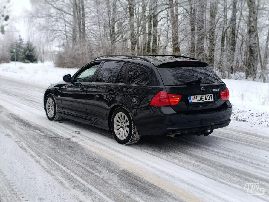 Melns BMW 320 2009 Kauņa, ar dzinēja tilpumu 2.00 L un nobraukumu 397 tūkst. km par 3200 €, foto 5 vietnē AUTOMOTO.COM.LV