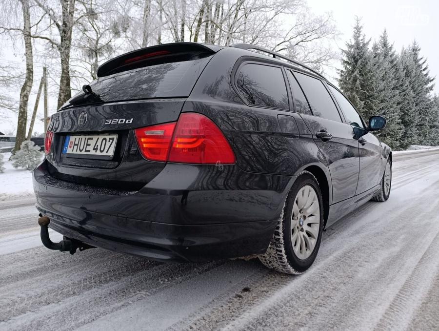 Melns BMW 320 2009 Kauņa, ar dzinēja tilpumu 2.00 L un nobraukumu 397 tūkst. km par 3200 €, foto 7 vietnē AUTOMOTO.COM.LV