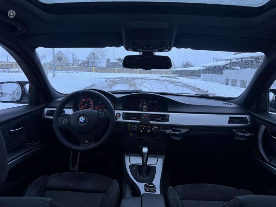 Melns BMW 320 2009 Marijampole, ar dzinēja tilpumu 2.00 L un nobraukumu 323 tūkst. km par 6000 €, foto 12 vietnē AUTOMOTO.COM.LV