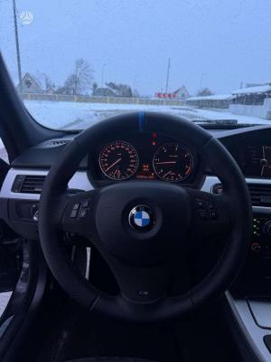 Melns BMW 320 2009 Marijampole, ar dzinēja tilpumu 2.00 L un nobraukumu 323 tūkst. km par 6000 €, foto 15 vietnē AUTOMOTO.COM.LV