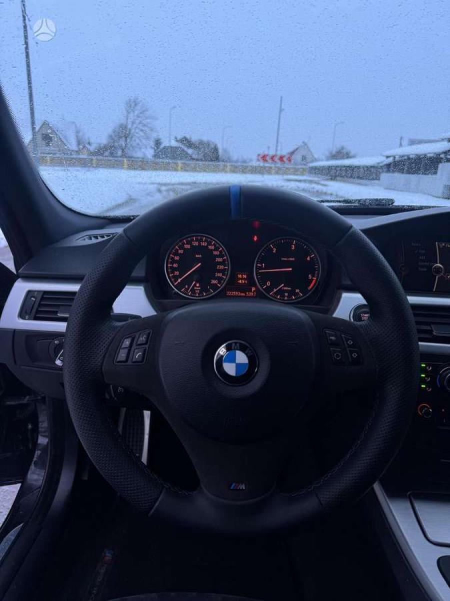Melns BMW 320 2009 Marijampole, ar dzinēja tilpumu 2.00 L un nobraukumu 323 tūkst. km par 6000 €, foto 15 vietnē AUTOMOTO.COM.LV