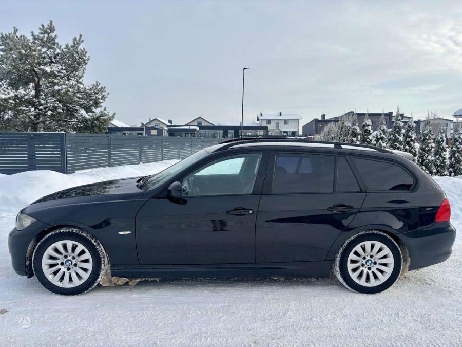 Melns BMW 320 2009 Viļņa, ar dzinēja tilpumu 2.00 L un nobraukumu 400 tūkst. km par 3200 €, foto 2 vietnē AUTOMOTO.COM.LV