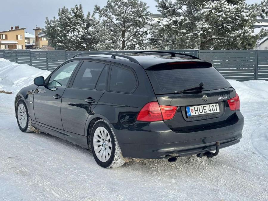 Melns BMW 320 2009 Viļņa, ar dzinēja tilpumu 2.00 L un nobraukumu 400 tūkst. km par 3200 €, foto 3 vietnē AUTOMOTO.COM.LV