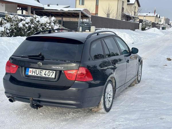 Melns BMW 320 2009 Viļņa, ar dzinēja tilpumu 2.00 L un nobraukumu 400 tūkst. km par 3200 €, foto 5 vietnē AUTOMOTO.COM.LV