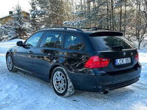 Melns BMW 320 2009 Viļņa, ar dzinēja tilpumu 2.00 L un nobraukumu 341 tūkst. km par 2999 €, foto 2 vietnē AUTOMOTO.COM.LV