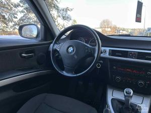 Melns BMW 320 2009 Viļņa, ar dzinēja tilpumu 2.00 L un nobraukumu 341 tūkst. km par 2999 €, foto 12 vietnē AUTOMOTO.COM.LV
