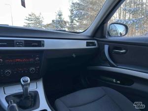 Melns BMW 320 2009 Viļņa, ar dzinēja tilpumu 2.00 L un nobraukumu 341 tūkst. km par 2999 €, foto 13 vietnē AUTOMOTO.COM.LV