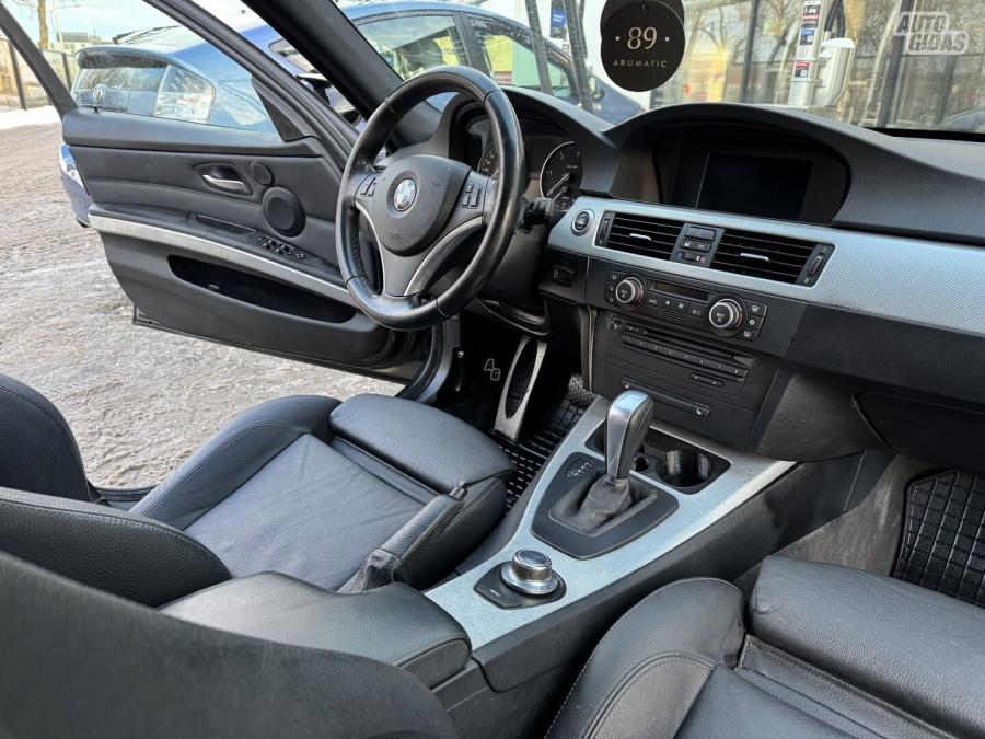 Melns BMW 320 2009 Alīta, ar dzinēja tilpumu 2.00 L un nobraukumu 291 tūkst. km par 5650 €, foto 4 vietnē AUTOMOTO.COM.LV